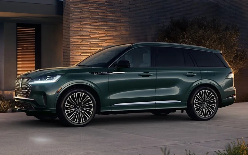 Lincoln Aviator vs. Competition | 2025 Model Comparison | Joe Rizza Lincoln